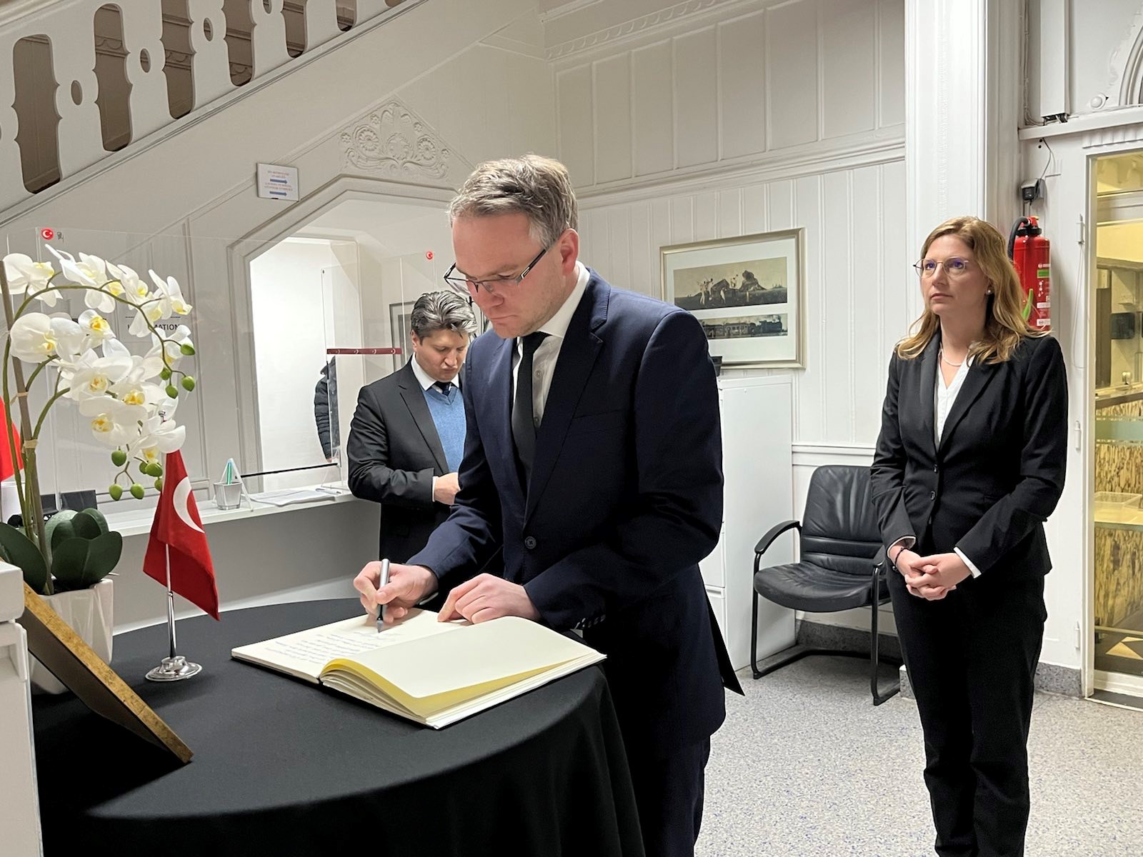 Trauer um Erdbebenopfer - Martin Haller